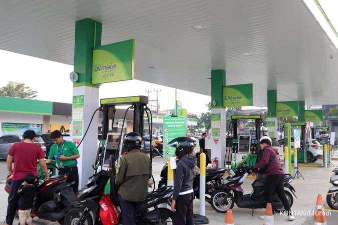 Ada Gratis 1 Liter, Cek Perbandingan Harga Pertamax Shell Vivo & BP AKR ...
