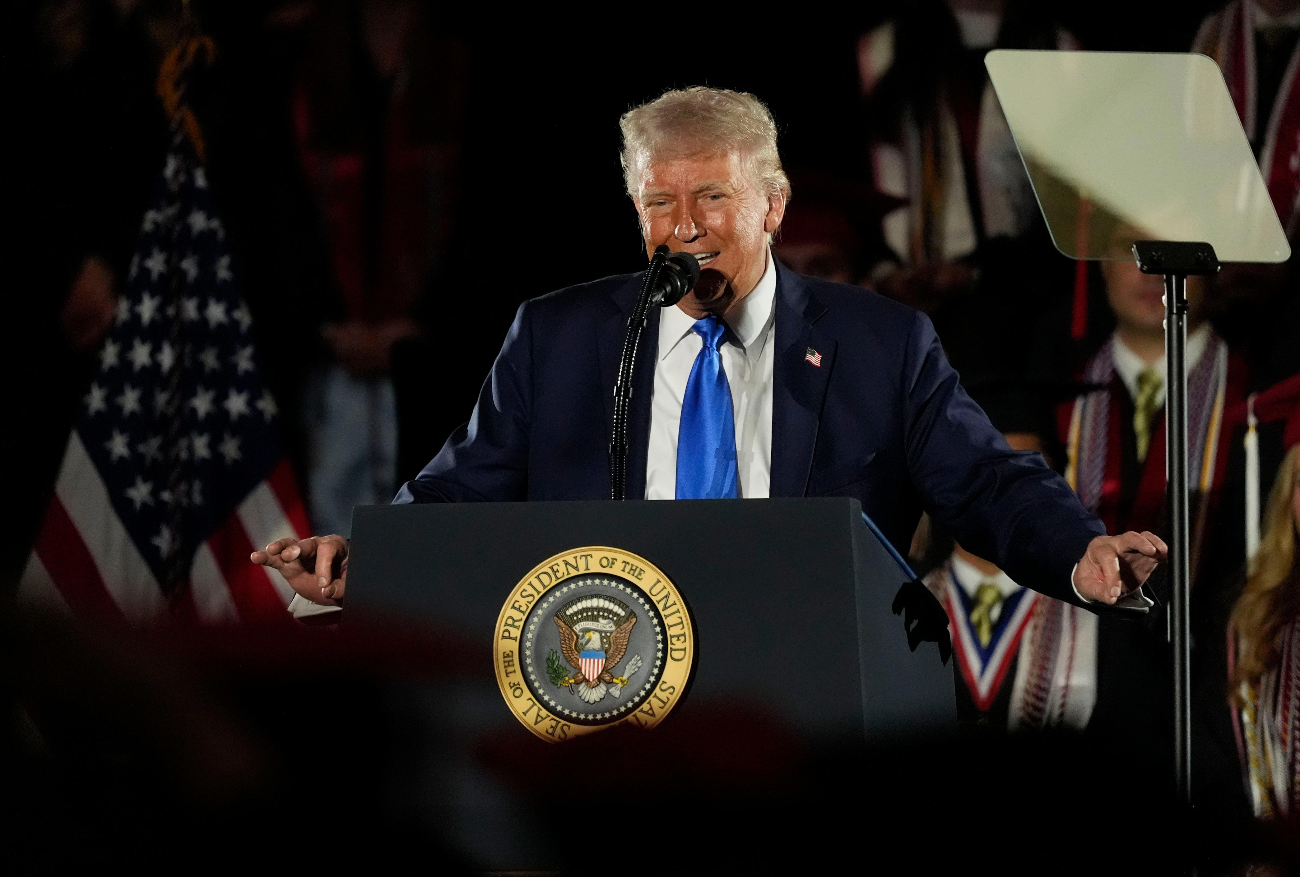 US President Donald Trump praises 'handsome' Steelers QB Mason Rudolph ...