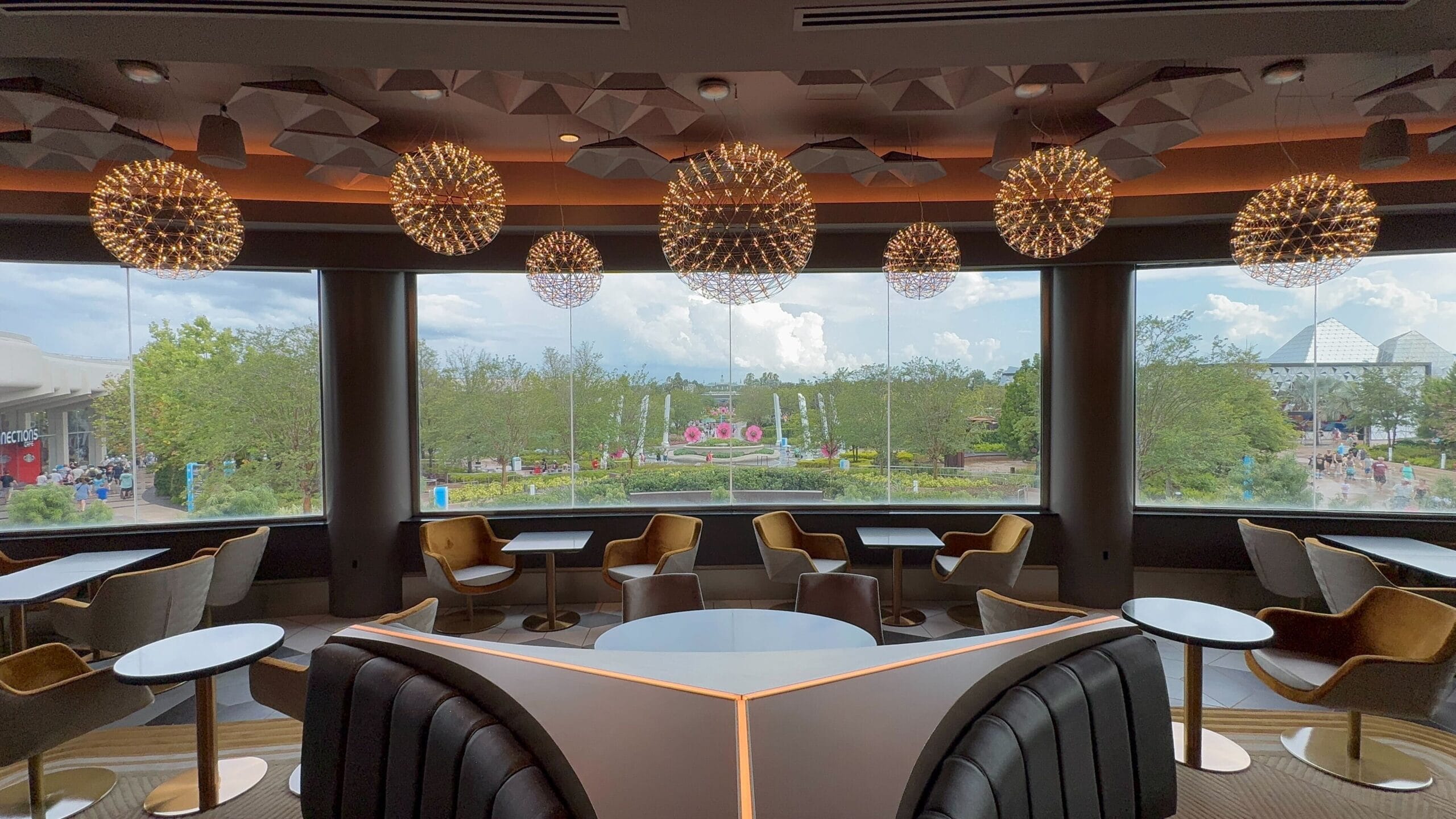 FULL TOUR: Explore GEO-82, The New Spaceship Earth Lounge at EPCOT