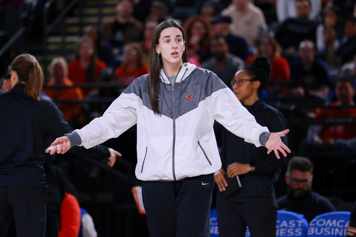 WNBA Team Makes Coaching Move After Beating Caitlin Clark's Indiana Fever