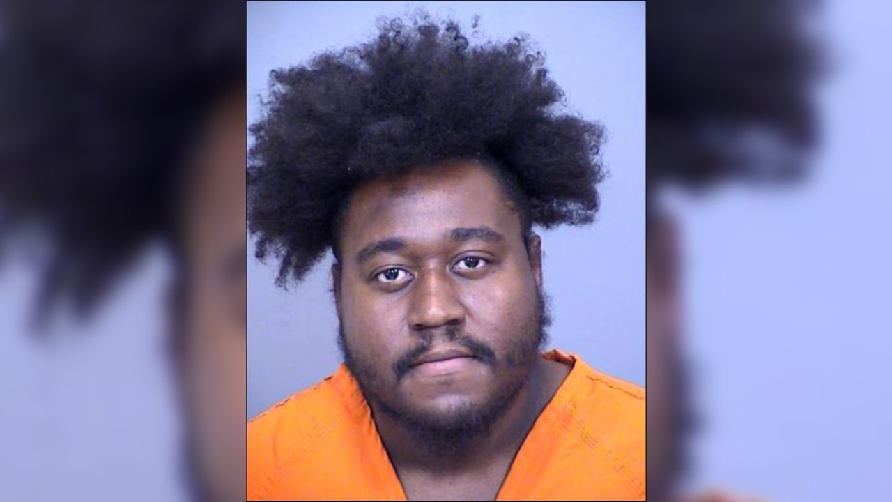 Man accused of stabbing woman in the neck with a pen in Glendale