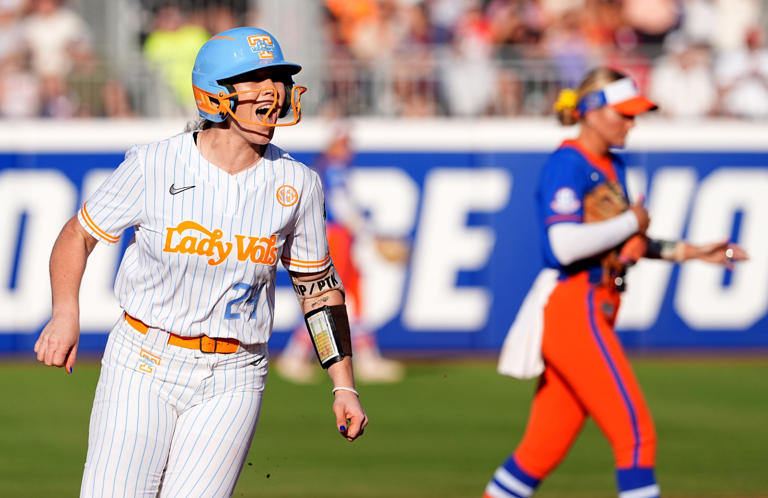 Karlyn Pickens, Tennessee softball run-rule Florida to stave off WCWS ...