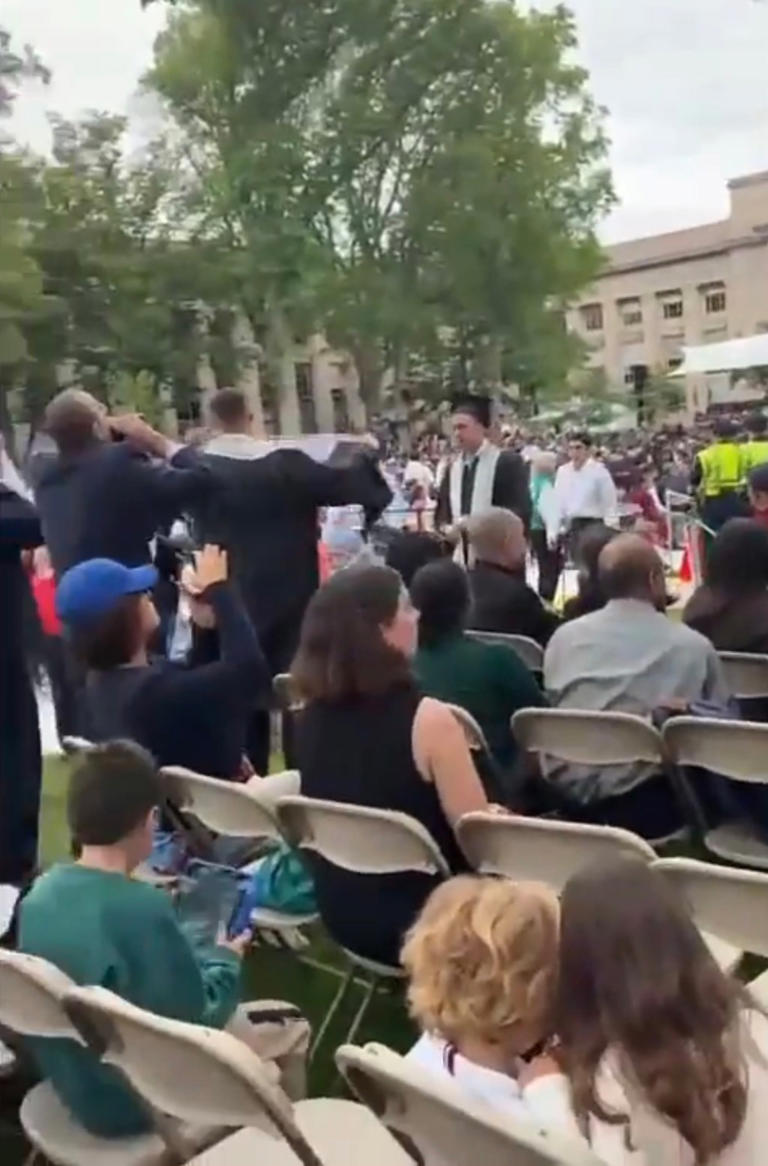 Jewish students storm out of MIT commencement after class president ...