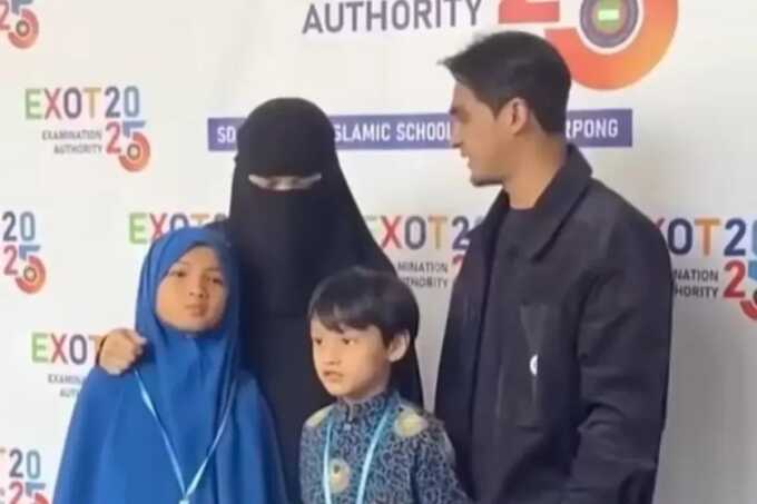 Hijrah Beberapa Tahun, Istri Ricky Harun Akhirnya Mantap Bercadar