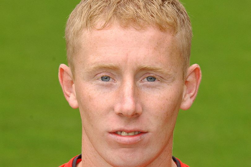 I played for Man United in Champions League but quit at 27 to work on a ...