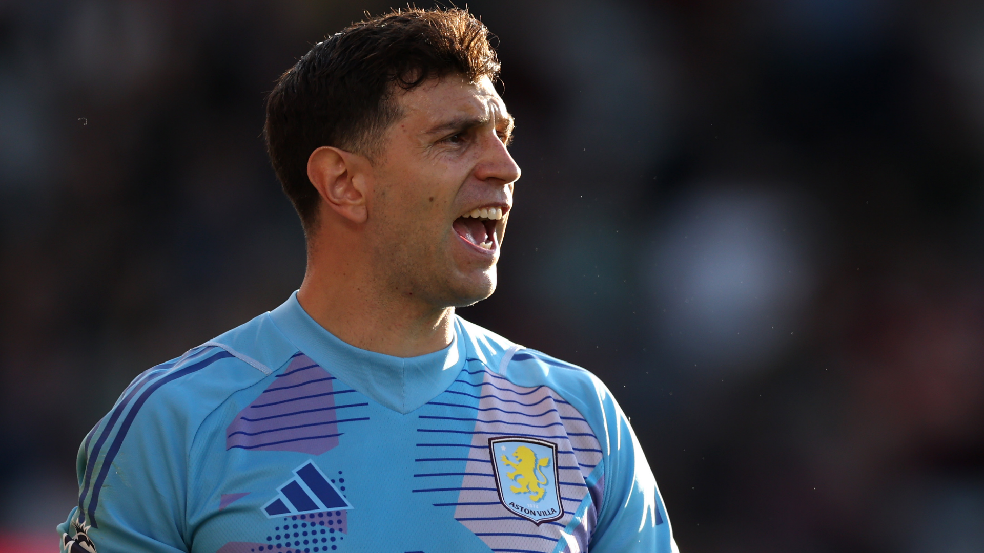 'Waiting for Man Utd' - Emiliano Martinez ready to snub Europe move as ...