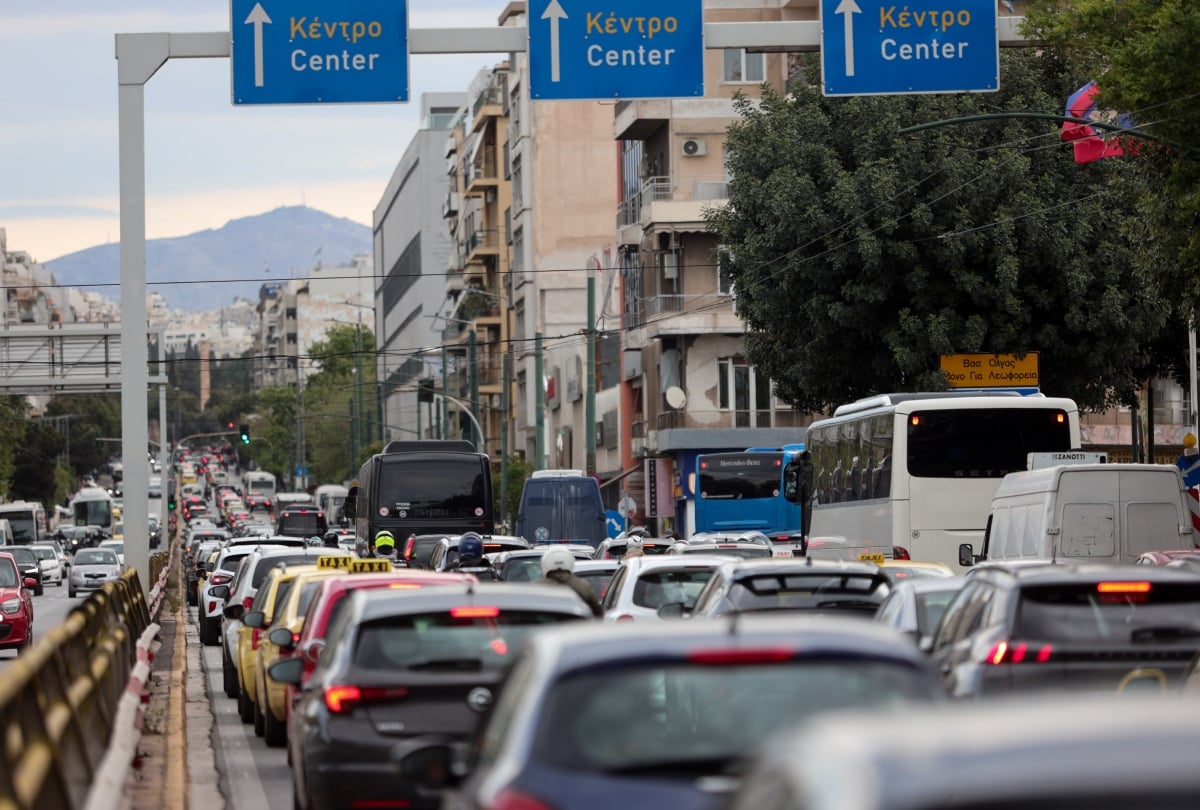 Καραμπόλα και ουρές χιλιομέτρων στον Κηφισό - Σε ποιους άλλους δρόμους ...