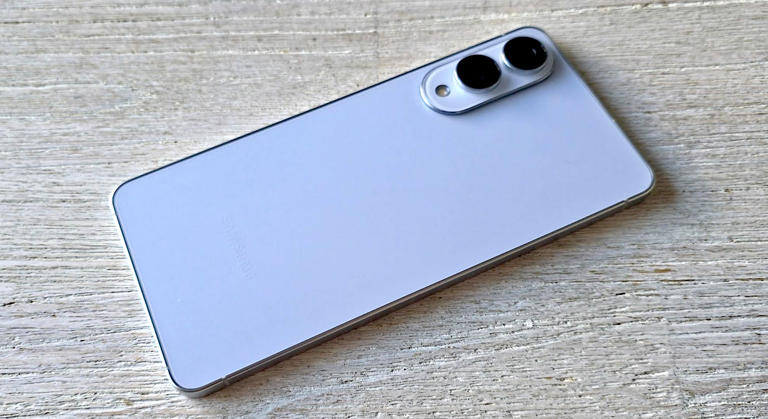 The Samsung Galaxy S25 Edge might look gorgeous, but its headline ...