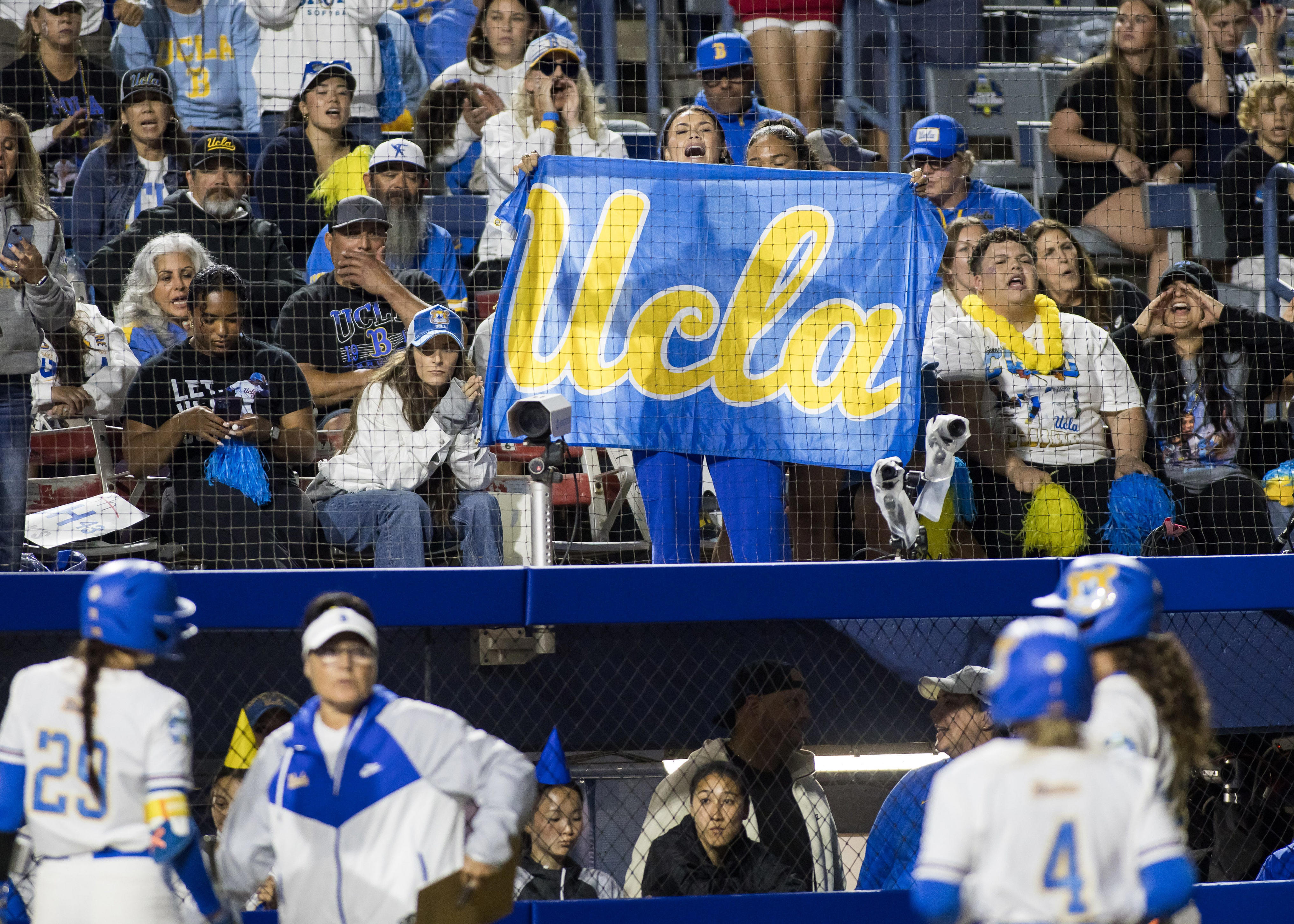 Two seven-run innings leads to UCLA's second shutout against Illinois