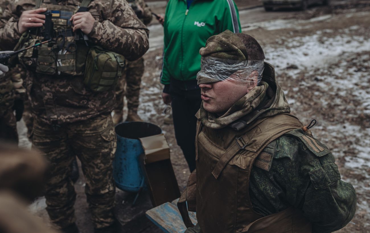 Ukrainian paratroopers capture 10 russian soldiers on Kursk front