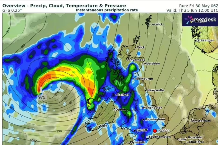 New weather maps show exact date UK to be drenched by miserable rain