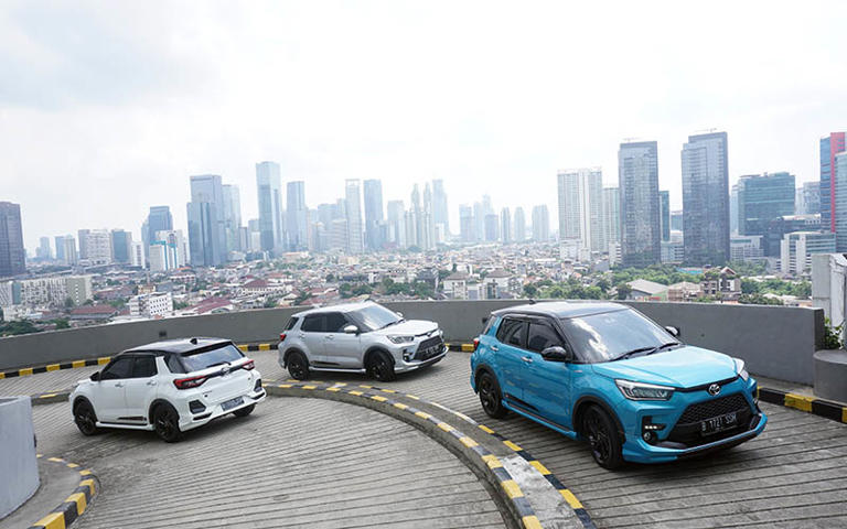 Adu Spesifikasi Suzuki Fronx vs Honda WR-V dan Toyota Raize