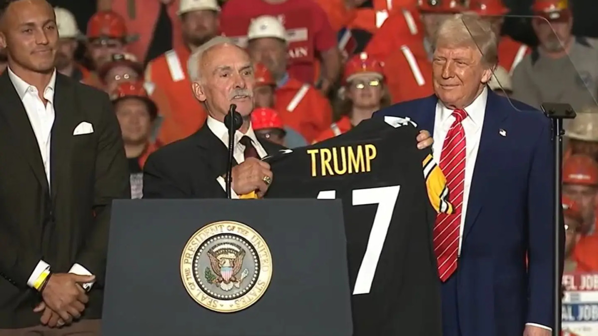 Donald Trump Endorses 'Handsome' Rudolph Over Rodgers as Steelers QB