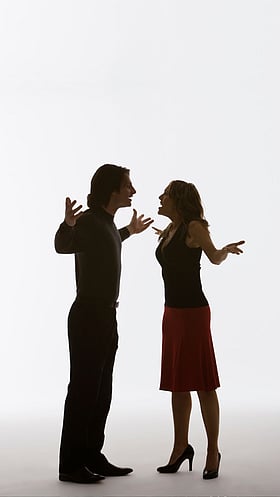 7 Early Red Flags In A Relationship You Shouldn't Ignore