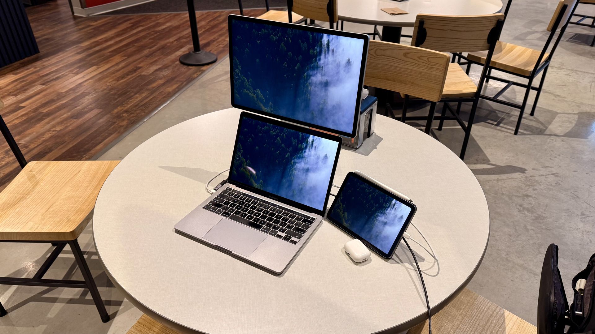 I reviewed the Sotsu FlipAction Elite 16 Portable Monitor and it's so ...