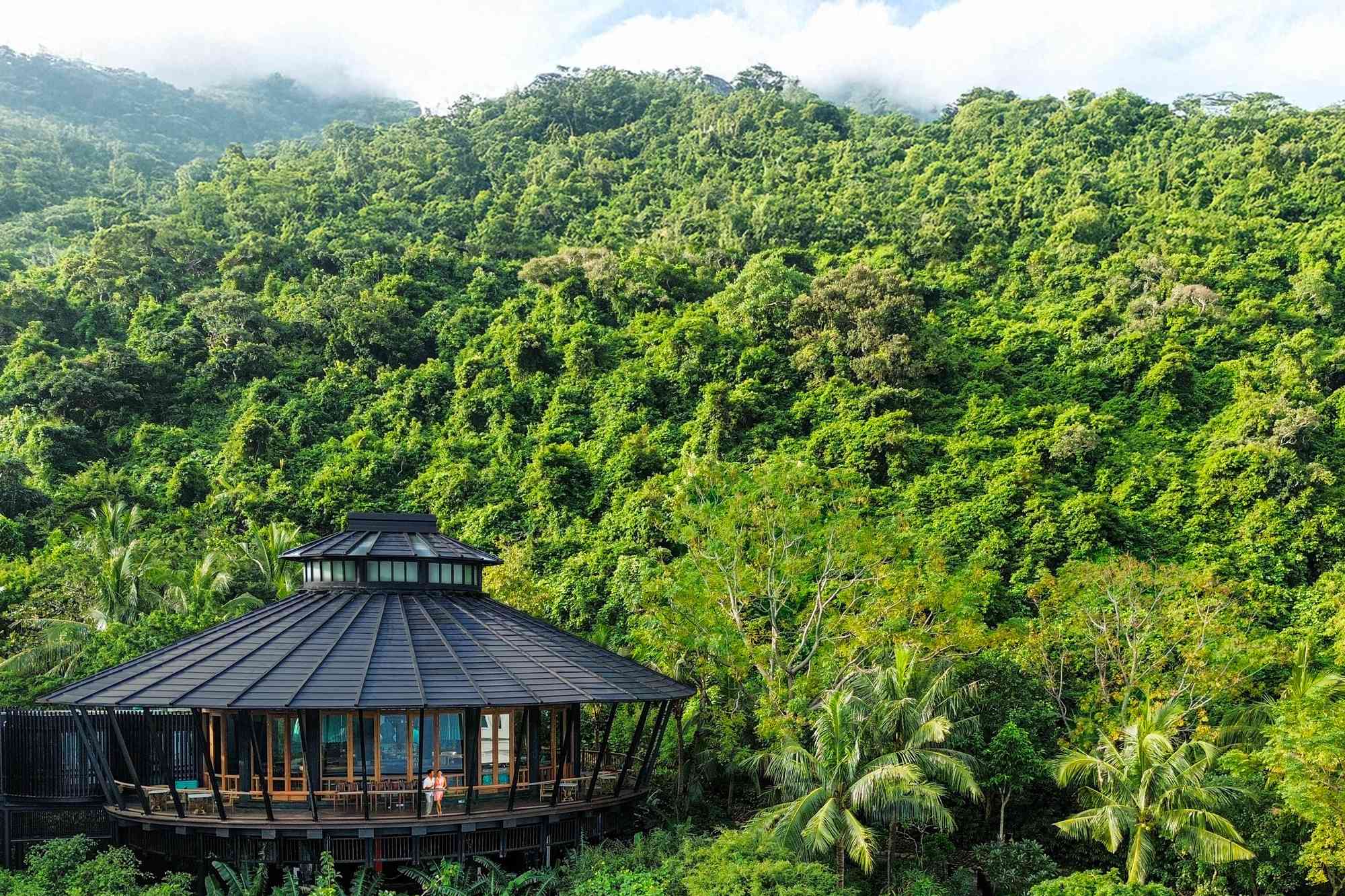 This Central Vietnam Resort Has the Region’s First Michelin-starred ...