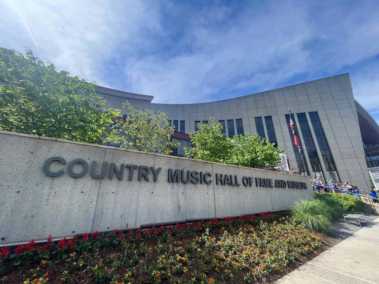 From Mile-High Biscuits to Historic Honky Tonks: The Best Nashville ...