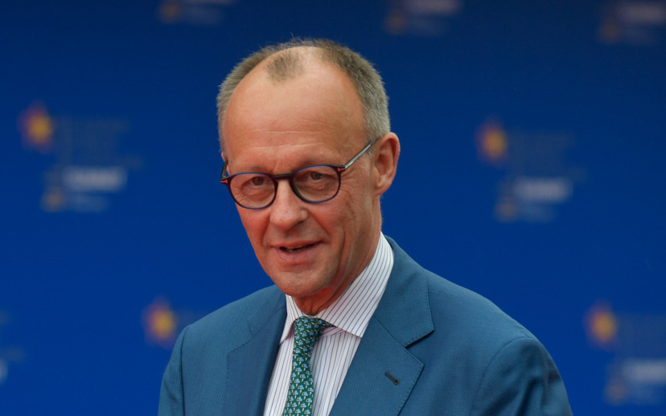 Εύσημα Μερτς στον Τραμπ για τη «σημαντική πρωτοβουλία» να προμηθεύσει ...