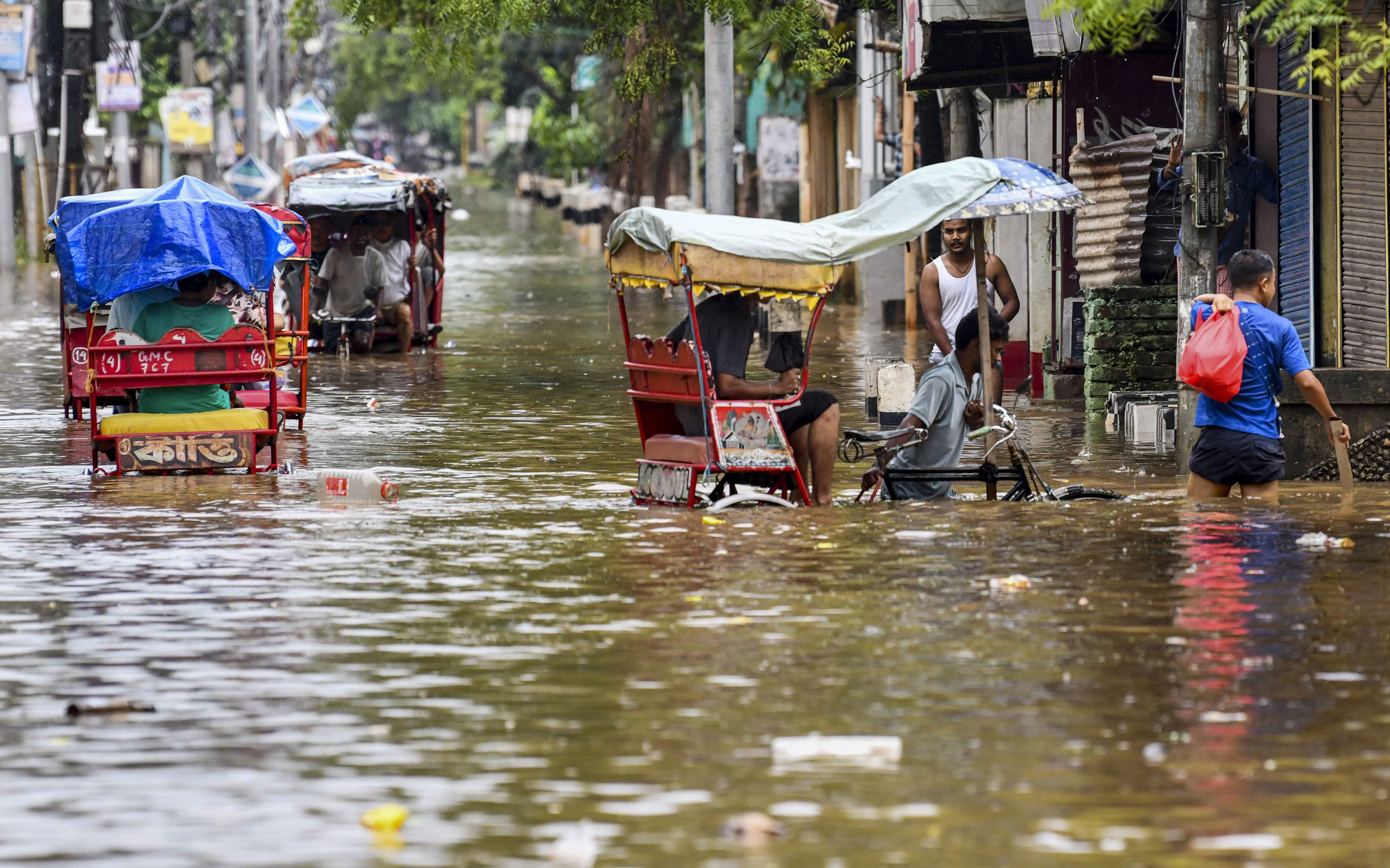5 killed in landslides in Assam as heavy rainfall causes floods in ...