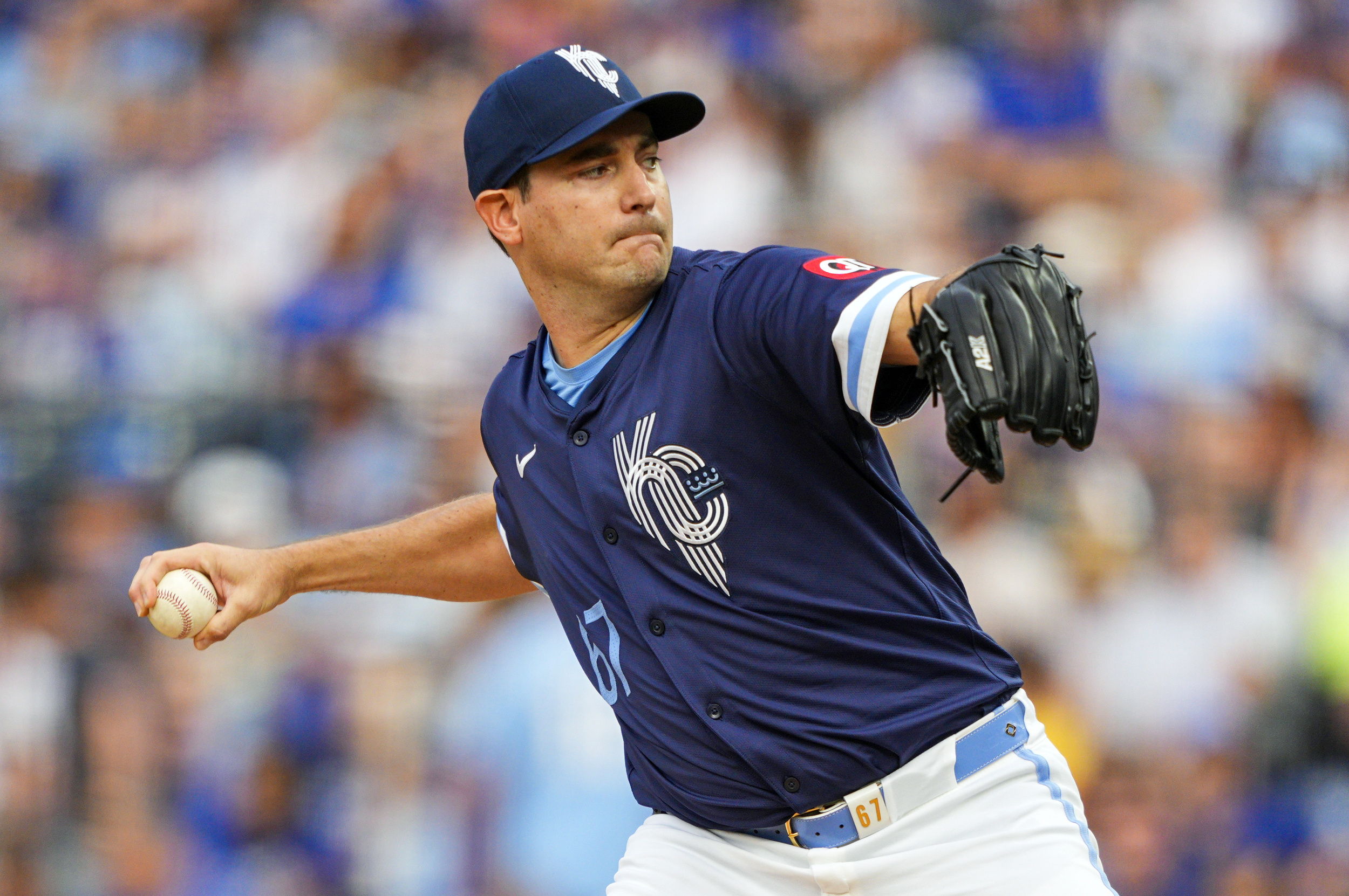 Royals activate All-Star pitcher, place reliever on IL