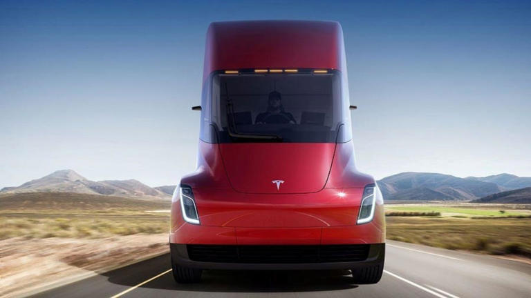 Tesla Semi finally enters mass production this year with final specs ...