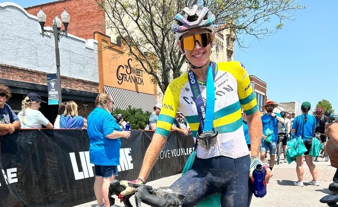 Unbound Gravel 100: Tiffany Cromwell wins second title while Hayden ...