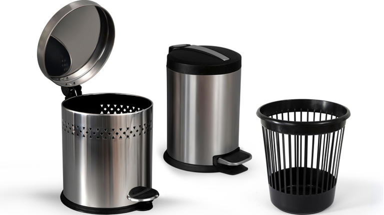 9 Kitchen Garbage Cans That Keep Out Flies And Smells For Good