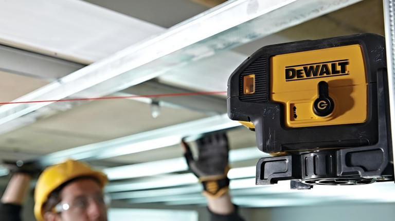 How To Properly Use DeWalt's Laser Level Tool