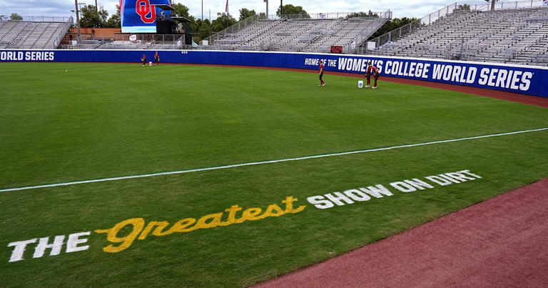 Texas Tech pulls off stunning steal of home, takes lead in WCWS vs. UCLA