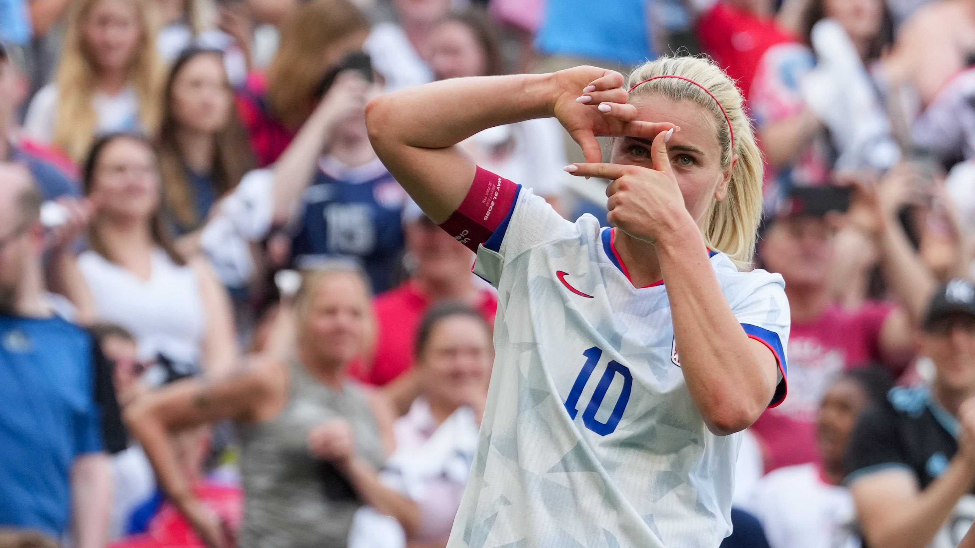 'I'm incredibly excited to come home' - USWNT captain Lindsey Heaps ...