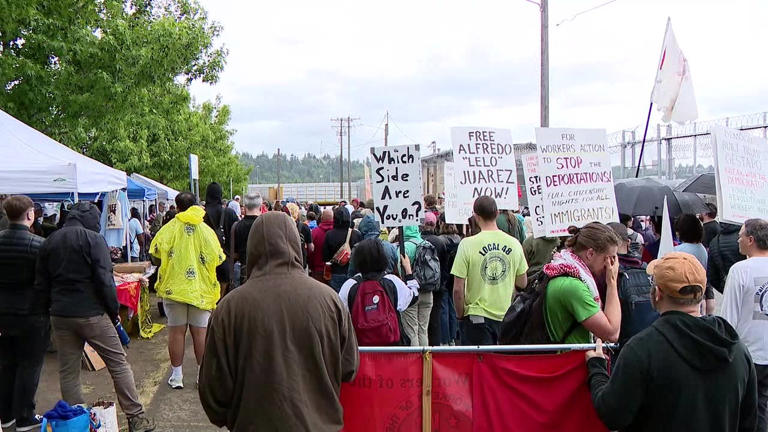 Dozens from Seattle, Portland rally for man in Tacoma ICE detention center