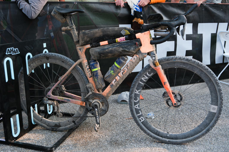 Rob Britton smashes 350-mile Unbound XL record in exciting duel with ...