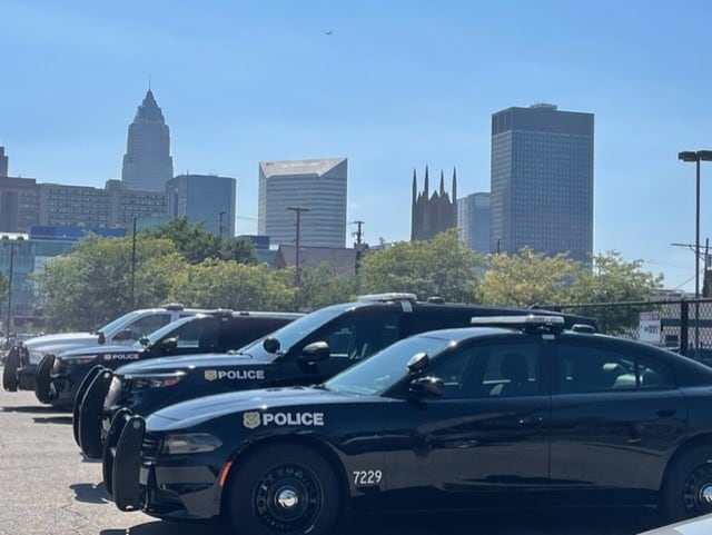 Man shot while trying to break up fight in the Flats: police
