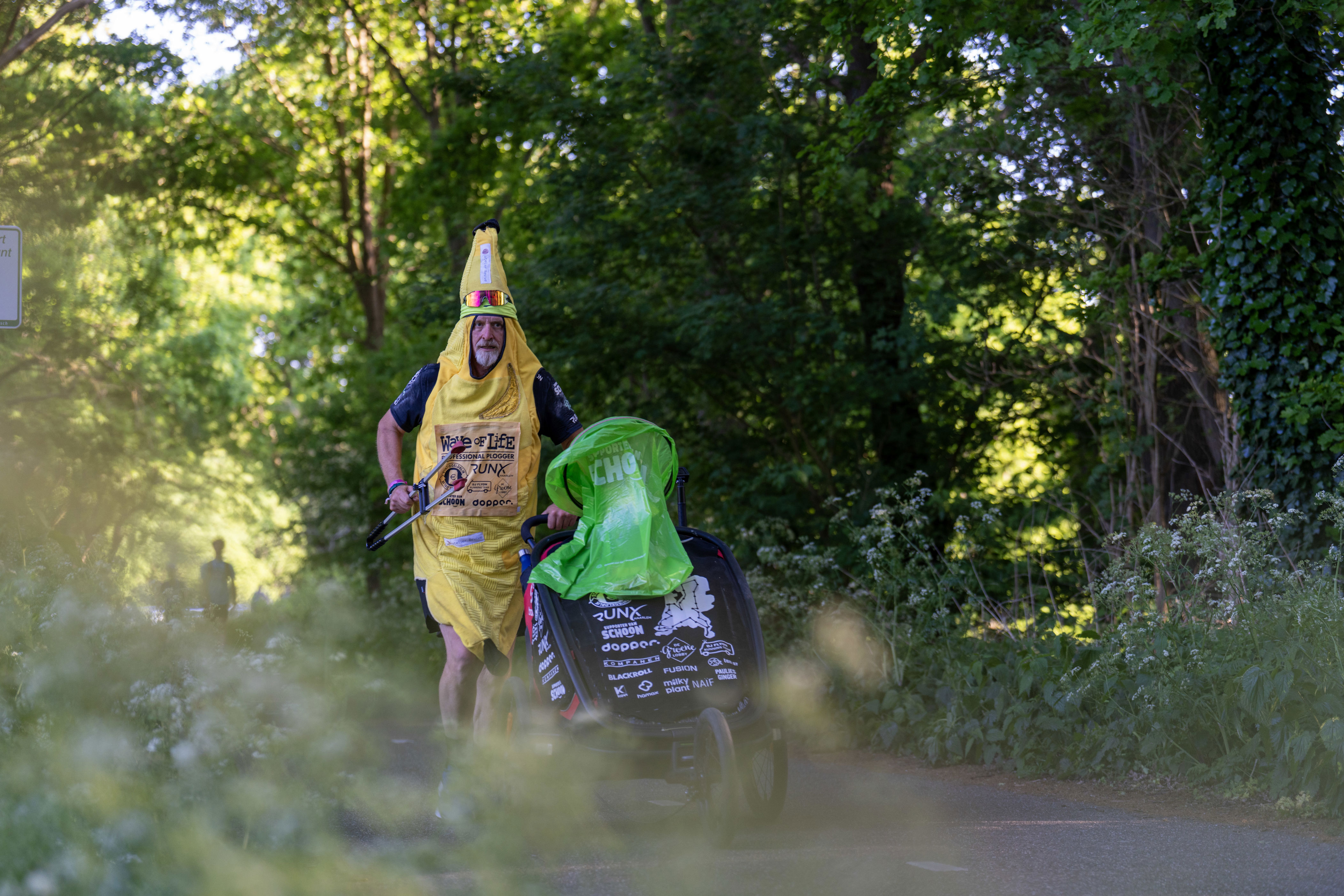 Paul Waye flikt het: ploggend langs alle 12 provinciehoofdsteden