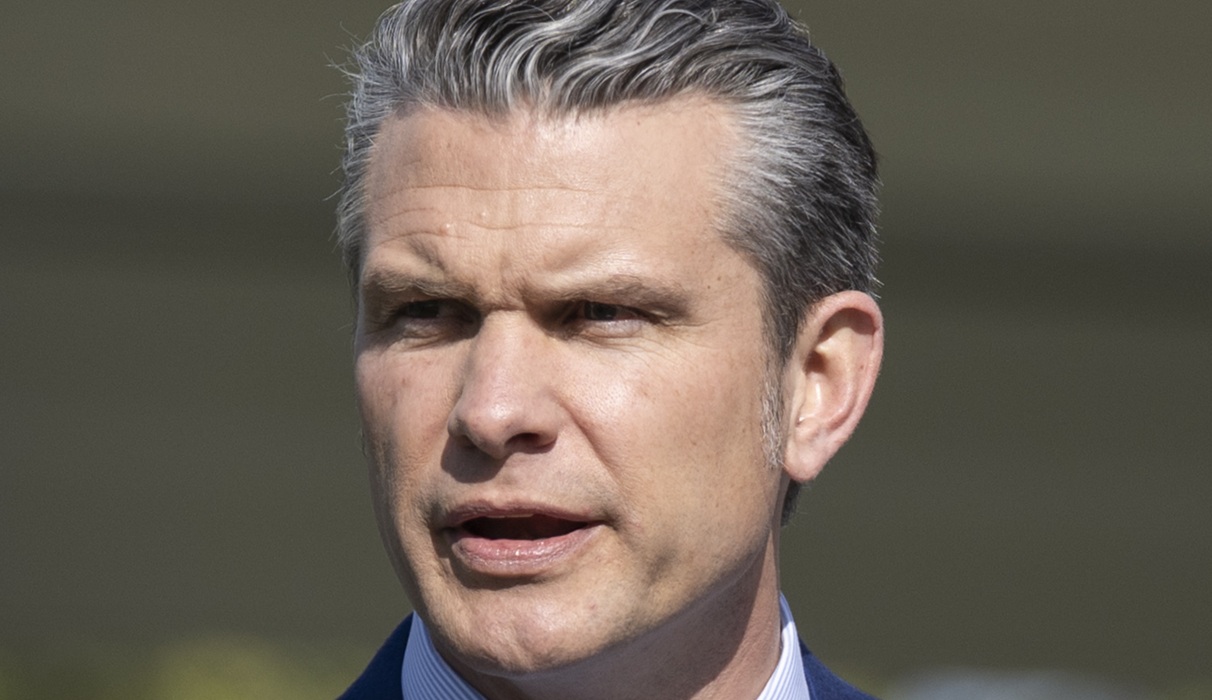 Retired U.S. Army General Joins Ranks Calling For Pete Hegseth To Be ...