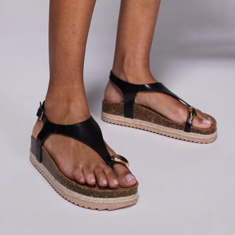 Step aside, flip flops – Jennifer Aniston’s sandals are a summer essential