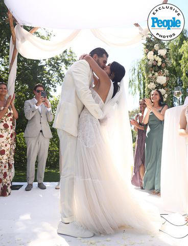 “Law & Order” Star Odelya Halevi Marries Aaron Mazor in 'Fairy Tale ...