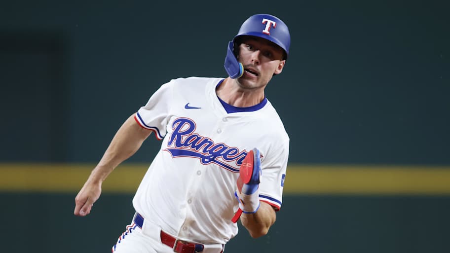 Evan Carter Plays in Field to Begin Rangers Injury Rehab Assignment