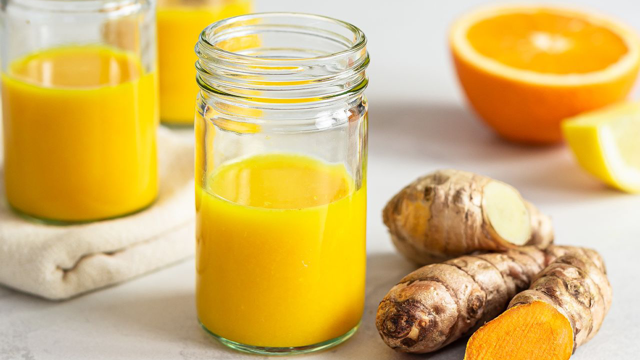 7 Possible Benefits of Taking a Daily Turmeric-Ginger Shot