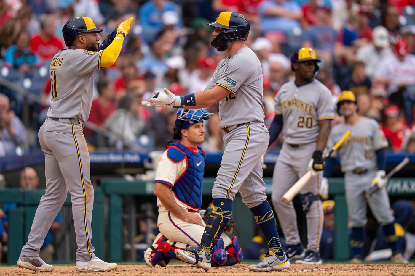 Hoskins et Chourio produisent 11 points dans un gain de 17-7 des Brewers