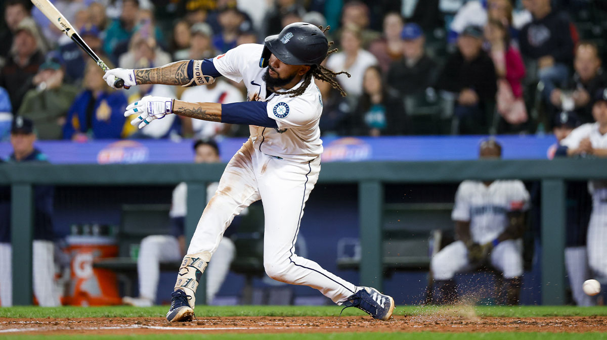 JP Crawford breaks Mariners scoreboard with go-ahead home run