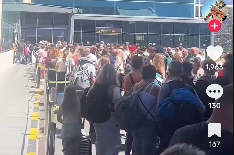 Emergency over 'inhumane' Spanish airport queues as Brits plan summer holidays
