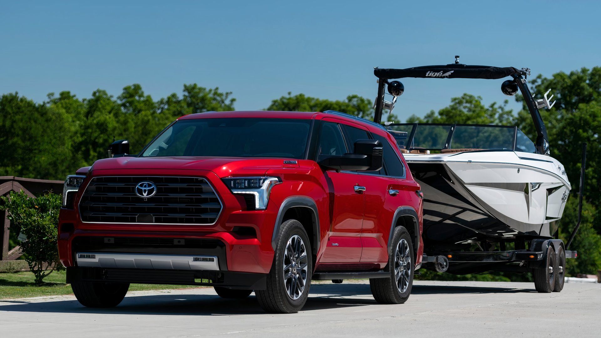 Top SUVs With the Best Towing Capacity for Heavy Loads in 2025