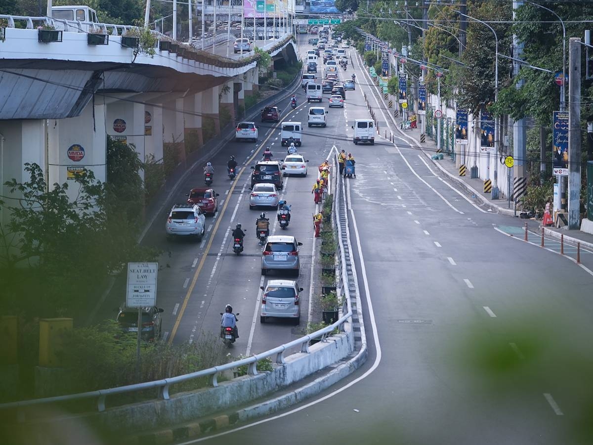 Marcos suspends EDSA rehab