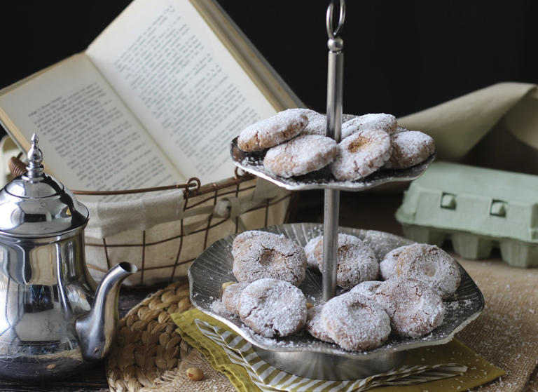 Ghriba almond and coconut cookies, a classic of moroccan pastry making