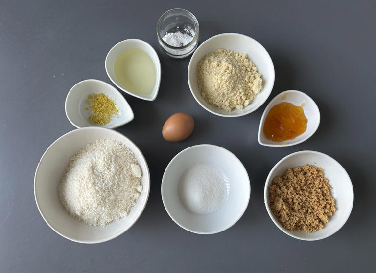 Ghriba almond and coconut cookies, a classic of moroccan pastry making
