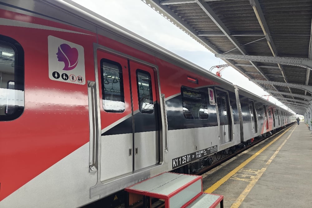 Resmi! KRL Impor dari China Beroperasi Layani Jalur Bogor dan Cikarang