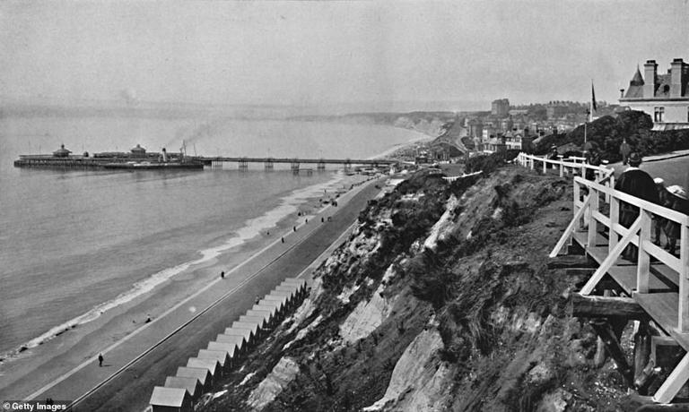 Fascinating historic photos reveal what one of UK's most famous seaside ...