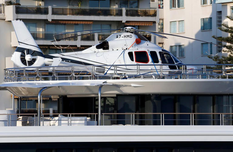 Emir of Qatar's £370 million 'floating palace' superyacht with multiple ...