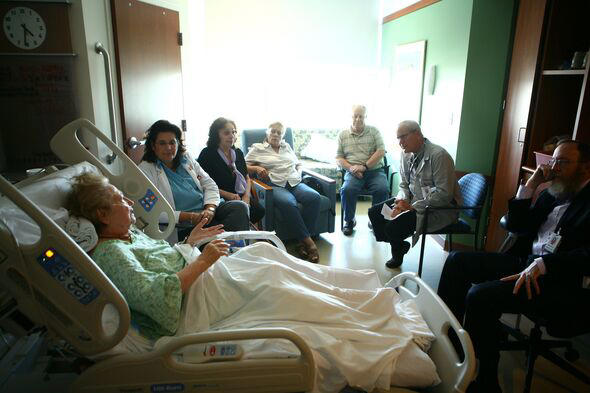 Doctor reveals exactly 'what happens as we die' as everyone follows ...